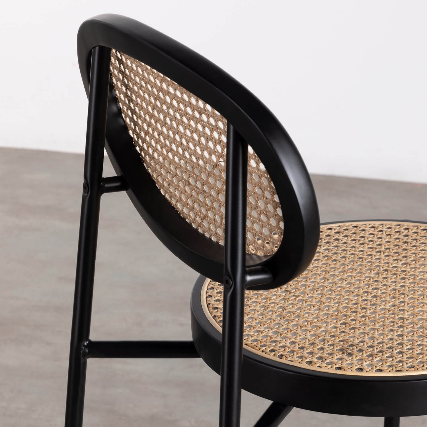 Taburete Alto de Ratán Natural y Metal Vili (75 cm) - themasie.com