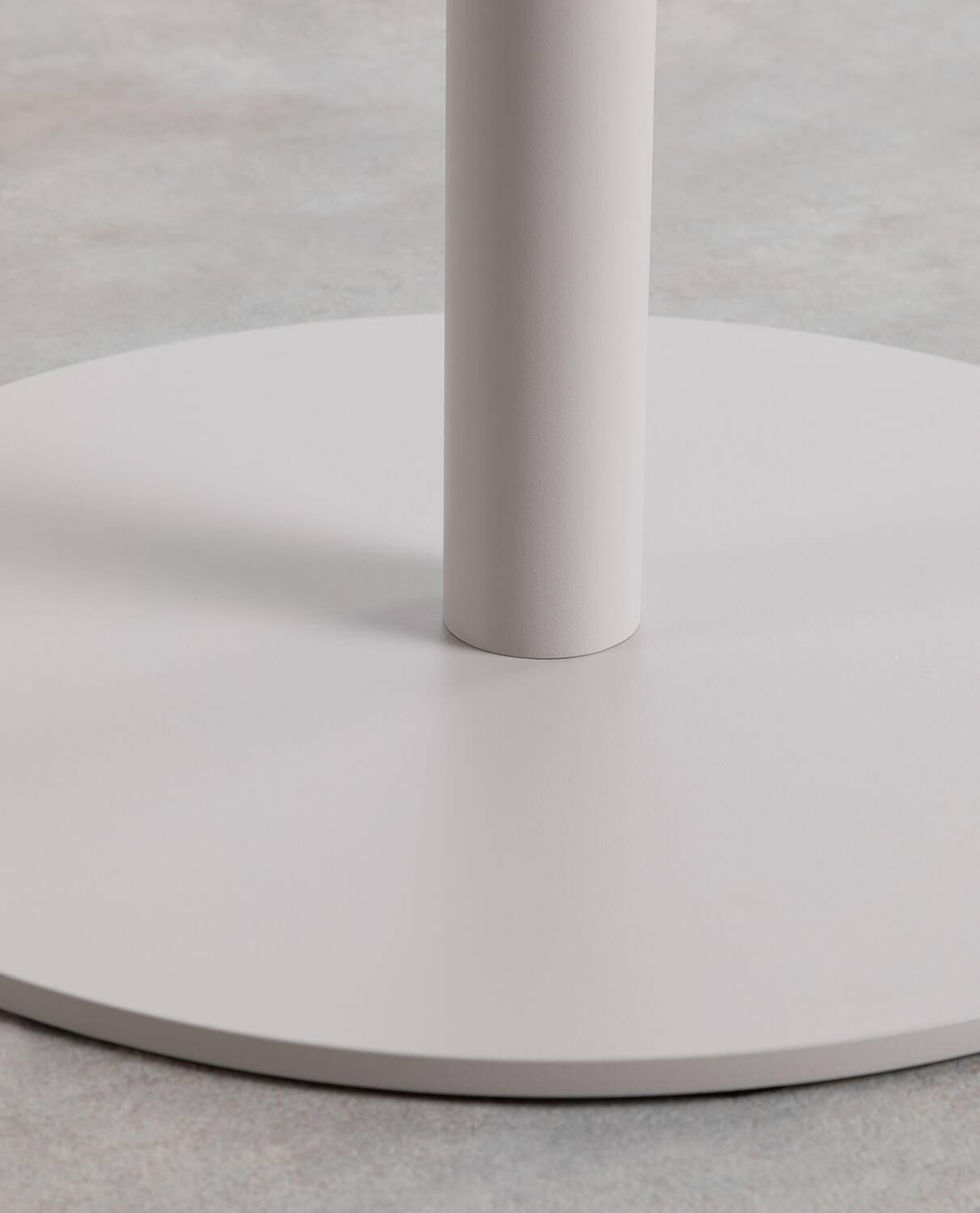 Round High Table in Steel (Ø60 cm) Denis - themasie.com