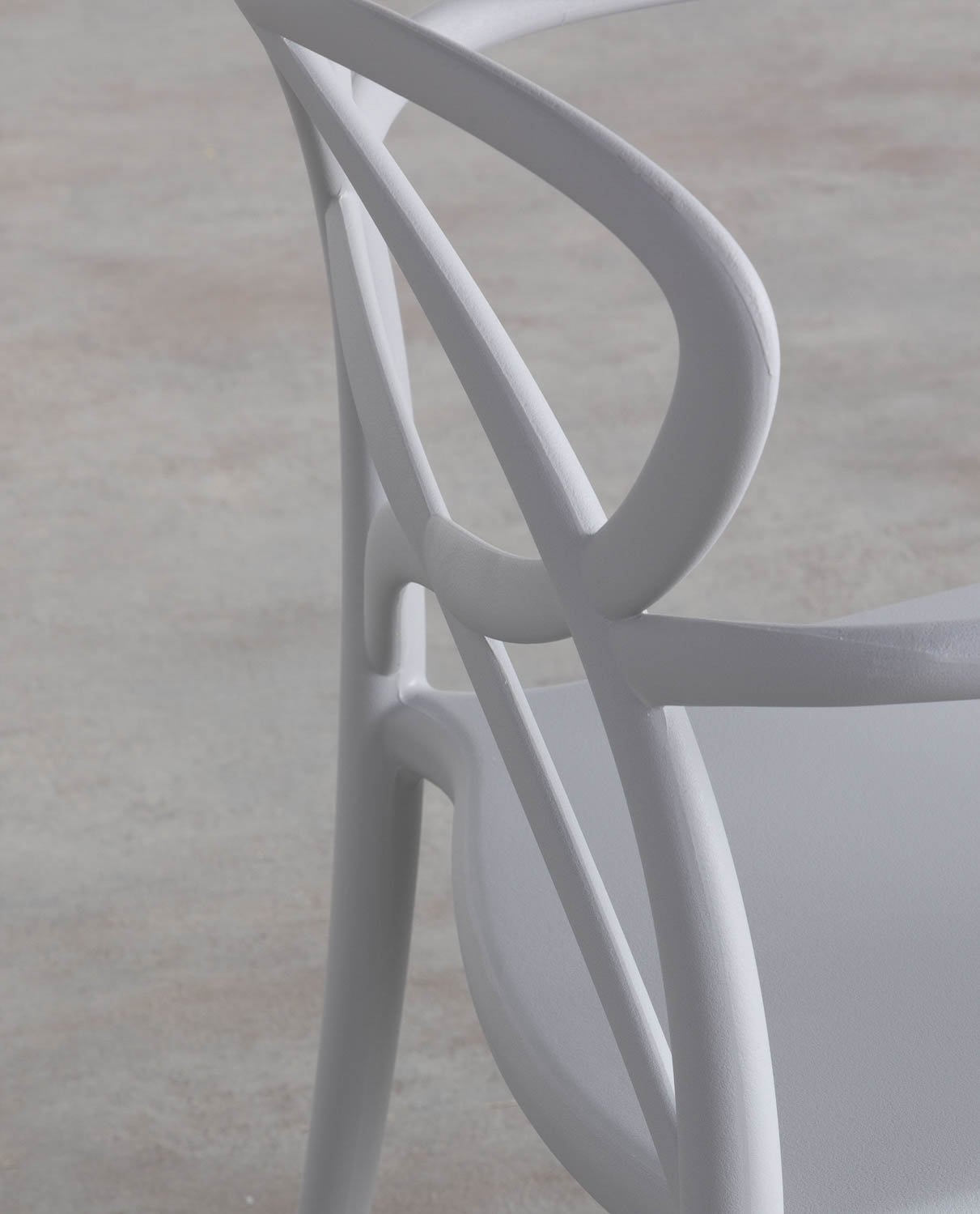 Pack 2 Polypropylene Outdoor Chairs with Armrests Cielo - themasie.com